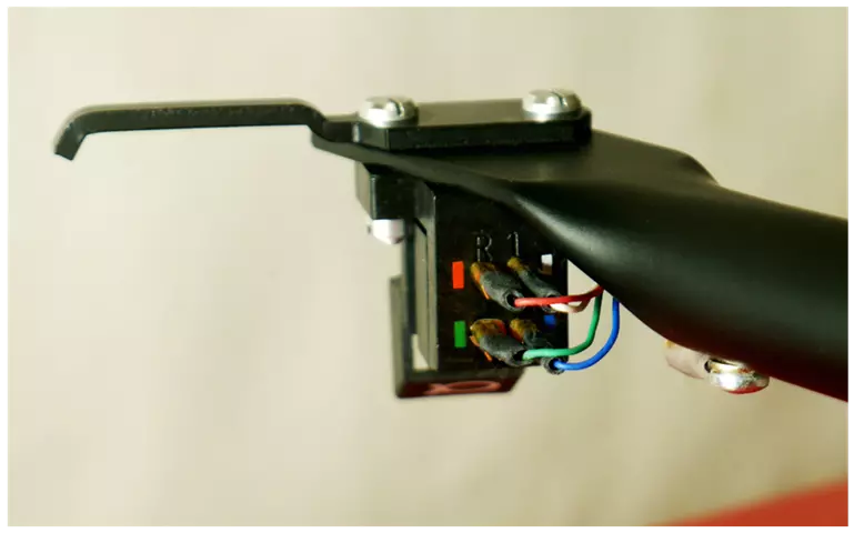 Mastering Vinyl: Your Ultimate Guide to Setting Up a Turntable Record ...