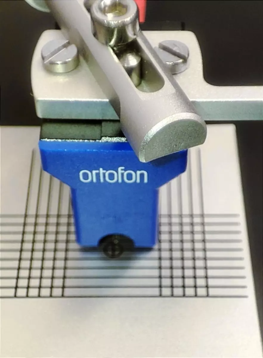 Mastering Vinyl: Your Ultimate Guide to Setting Up a Turntable Record ...